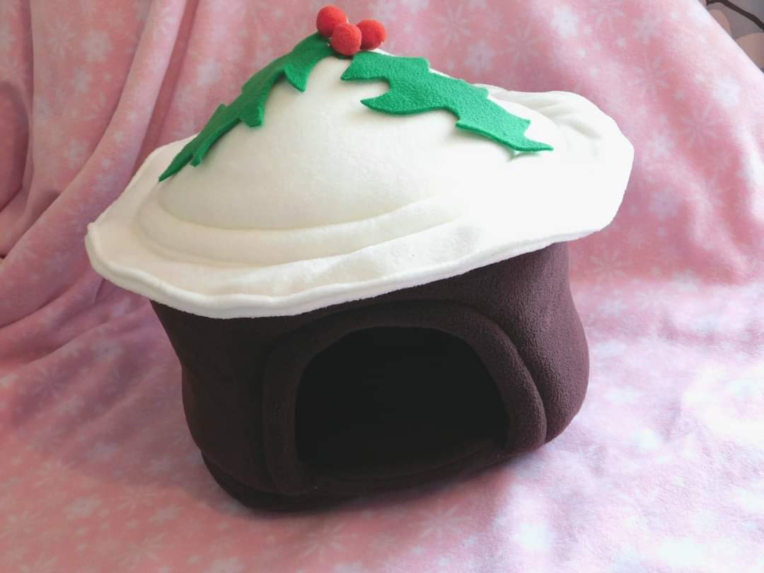 MADE TO ORDER Christmas Pudding Fleece Bed + Pad – Pampered Piggies ...